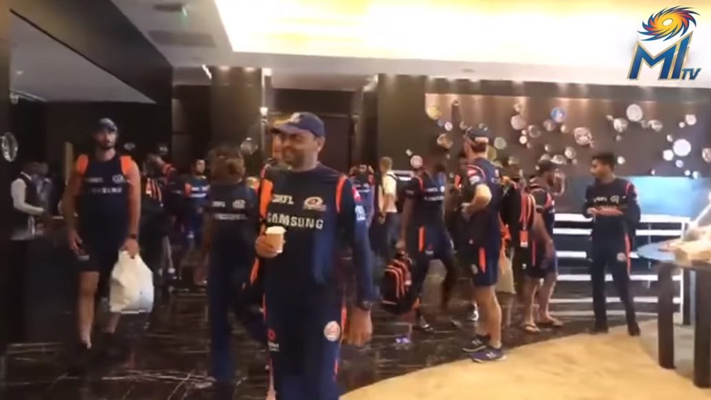 Captain Rohit Sharma & Team Leave for the Stadium - IPL 2019 Final ...