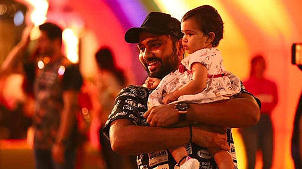 Rohit, Ritika and Samaira at Jio Wonderland | Mumbai Indians - Mumbai ...
