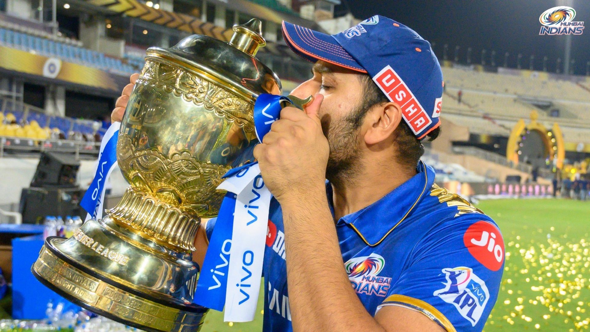 [WATCH] Fans beg Rohit Sharma to join RCB for IPL 2025 during the India ...