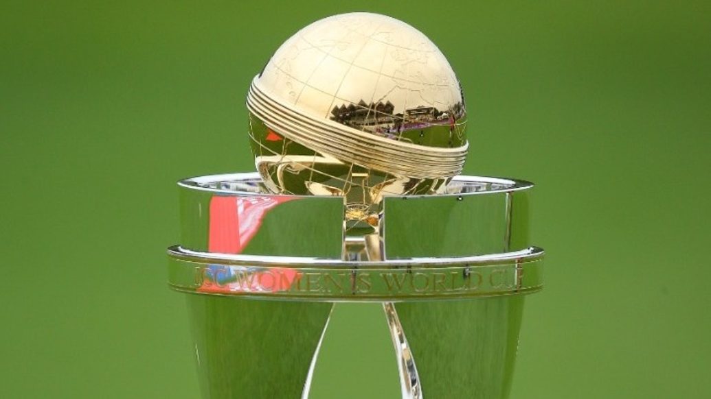 EAGERLY AWAITING: Harman lifts the trophy and India win the World Cup ...